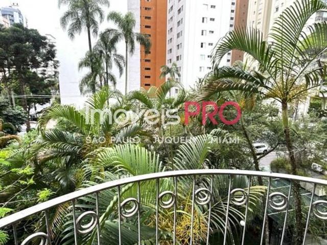 OPORTUNIDADE MOEMA PÁSSAROS 110M²