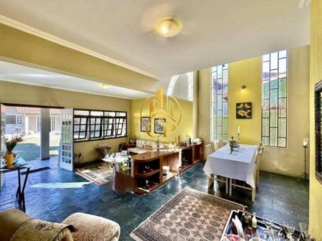 Casa à venda no condomínio Nova Higienópolis com 3 dormitórios e lazer completo