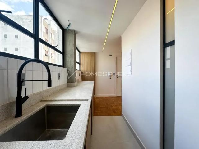Oportunidade no coração financeiro de São Paulo. Apartamento reformado de 94 m², à venda na Vila Nov