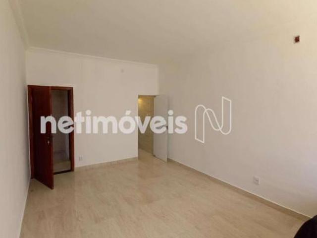 Oportunidade no Cachoeirinha – 02 Casas Reformadas Próximas ao Hospital BH