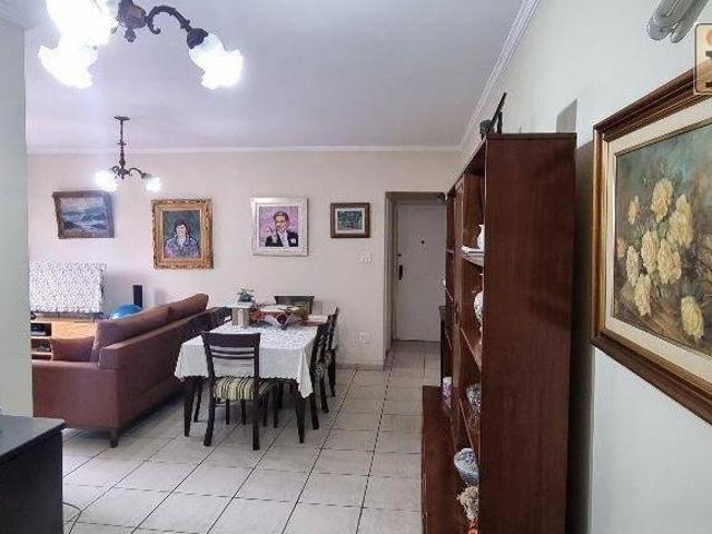 Oportunidade no bairro Boqueirão, apartamento de frente com 3 quartos sendo 1 deles suíte, com armár