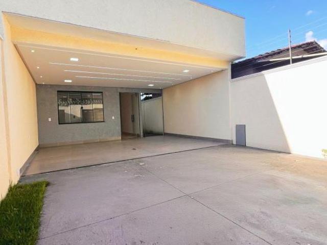 OPORTUNIDADE NO BAIRRO CARDOSO: CASA COM PÉ DIREITO ALTO, ÁREA GOURMET E GARAGEM PARA 4 CARROS