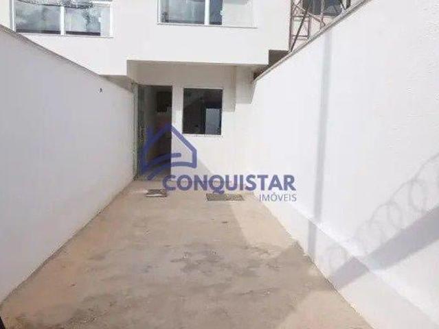 Oportunidade no Bairro Floramar! Linda casa geminada duplex com entrada independente
