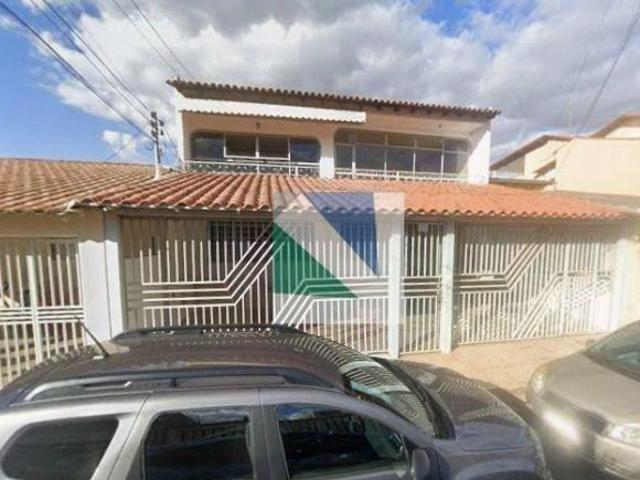 [OPORTUNIDADE NO GUARÁ II] Sobrado com Habite se na QE 24 – Espaço, Potencial e Documentação 100% OK