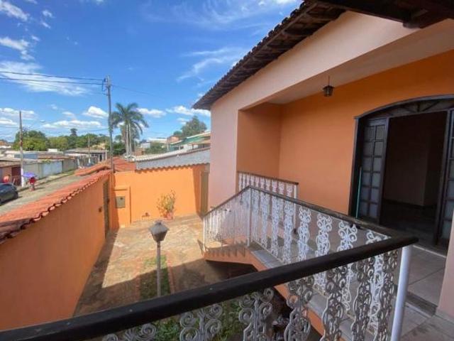 Oportunidade no Florestal: Casa com Quintal e 3 Quartos