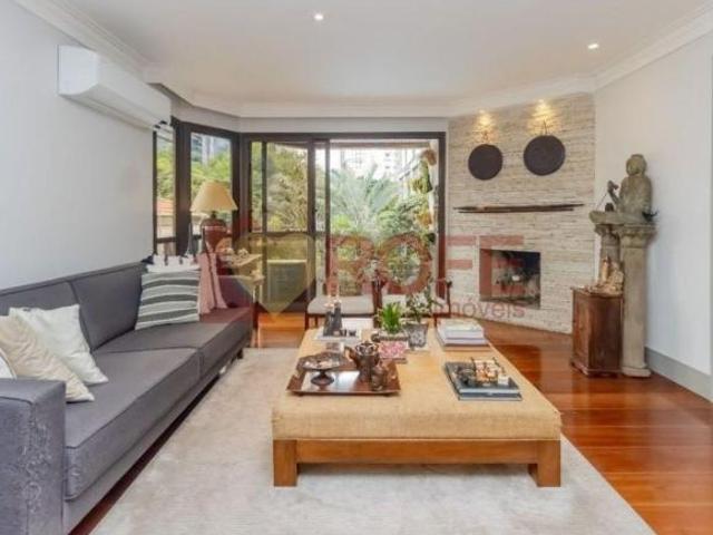 Oportunidade no Itaim Bibi: Apartamento de Alto Padrão com 3 Suítes e Vista Deslumbrante
