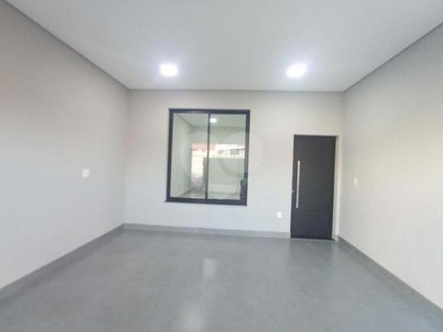 Oportunidade no Jardim América – Casa Nova Moderna com 3 Dormitórios, 1 suite, 2 vagas em Terreno de