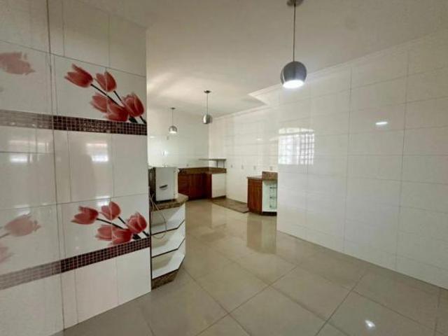 Oportunidade no Jardim Catanduva: Casa de 150m², 3 Qts 2 Suítes, 2 Vagas Desocupada e Sem Dívida