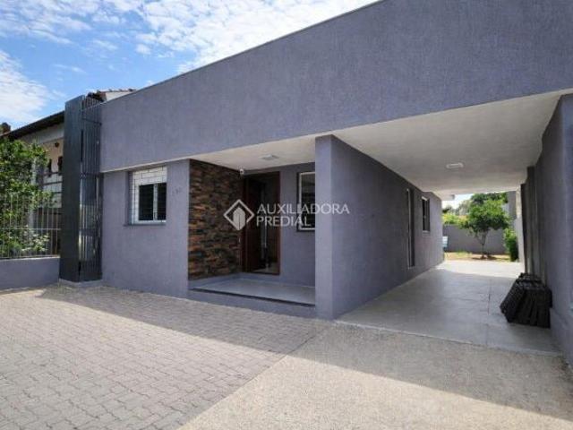 Oportunidade no Jardim Itú! Casa ampla com 2 suítes, quiosque e espaço para piscina