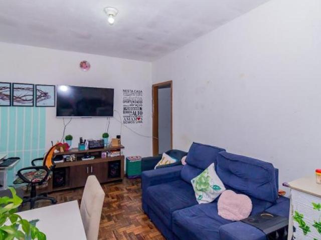 Oportunidade no Jardim Ipê Terreno com 5 casas construídas, ideal para renda ou famílias grandes