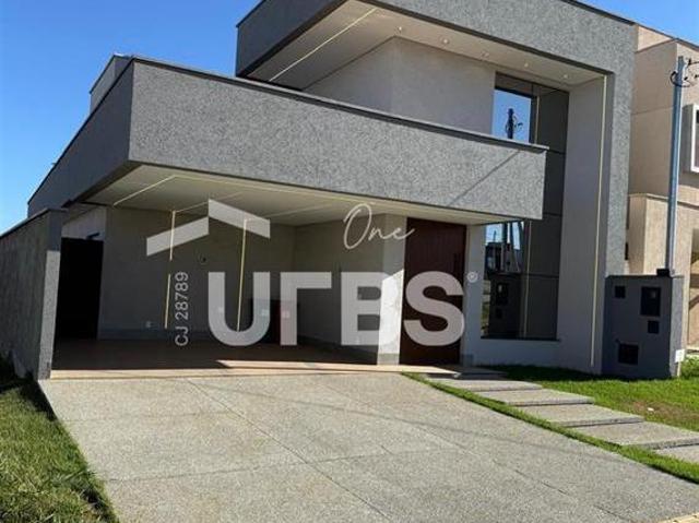 Oportunidade no Jardins Capri – Casa Térrea de Alto Padrão!