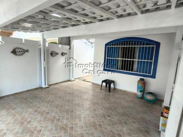 Oportunidade no Solemar, á 100 metros da praia casa com 02 dormitórios!