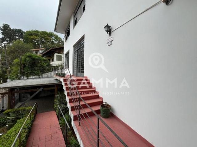 Oportunidade no Sumaré ! Casa Clássica, Espaçosa e Aconchegante