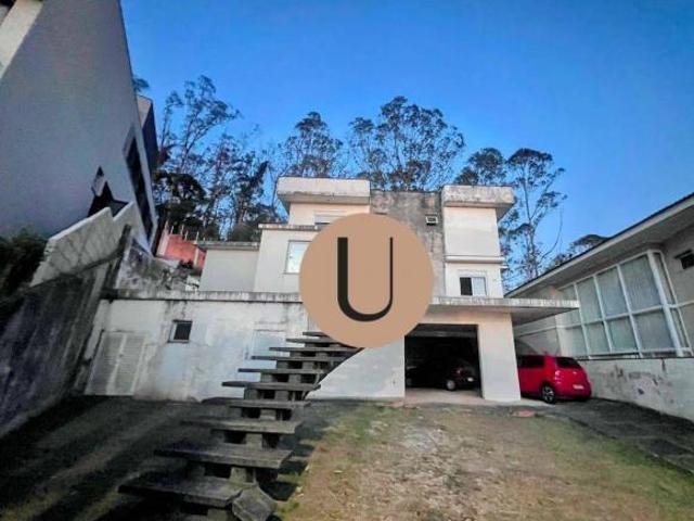 Oportunidade no Swiss Park – Casa Clássica em Terreno Amplo, Projeto Exclusivo para Finalizar ao Seu