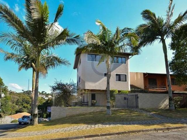 Oportunidade no Pilarzinho – Casa Ampla com 4 Quartos e Espaço para Negócios