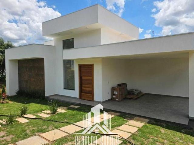 Oportunidade no Vale do Luar — Casa Nova, 3 Quartos, 166 m² e 1.000 m² de terreno!
