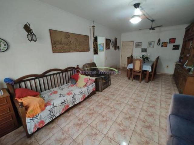 Oportunidade na Aparecida | 3 Dormitórios com 2 Vagas a 1 Quadra da Praia / Potencial para Reforma e