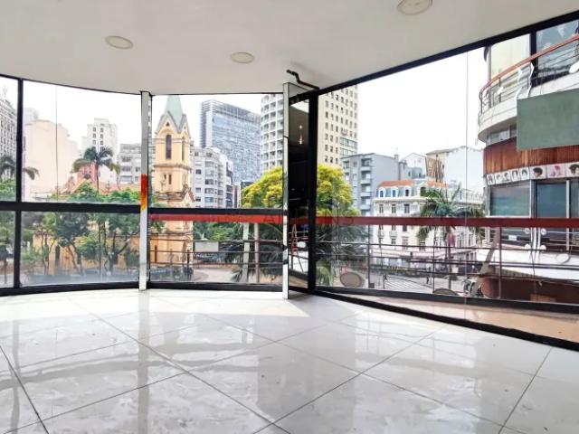 Oportunidade na Galeria do Rock Loja com 40,00m² para venda ou locação com vista Panorâmica Centr