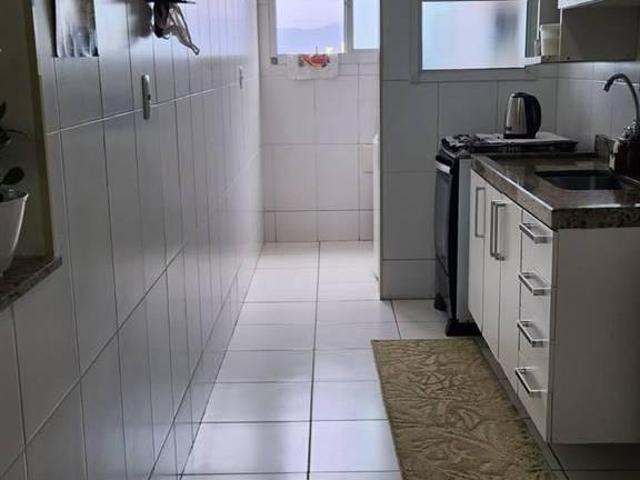Oportunidade na Ocian: 2 Dormitórios com Sacada e Churrasqueira