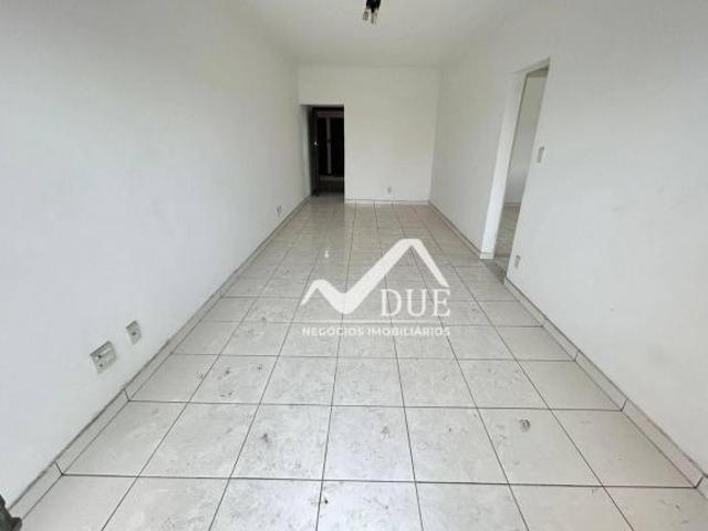 Oportunidade na Ponta da Praia em excelente localização, Vista Livre, Andar mediano com elevador e v