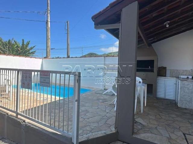 Oportunidade na praia do Itaguá com 2 dormitórios, a 600 metros da orla, em Ubatuba!