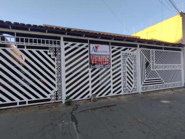 OPORTUNIDADE NA QUADRA 2 VILA BURITIS, PLANALTINA/DF Excelente imóvel com duas casas independentes