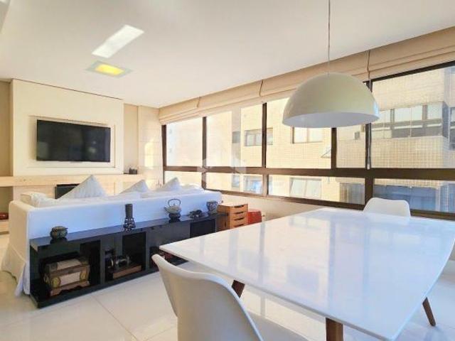OPORTUNIDADE NA RONALD DE CARVALHO. DUAS SUITES COM DUAS VAGAS INDEPENDENTES EM ANDAR ALTO.