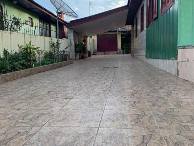 Oportunidade na Vila Elsa – Duas Casas no Mesmo Terreno!