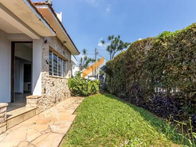 Oportunidade na Vila Sônia | 228m² com três casas no mesmo terreno