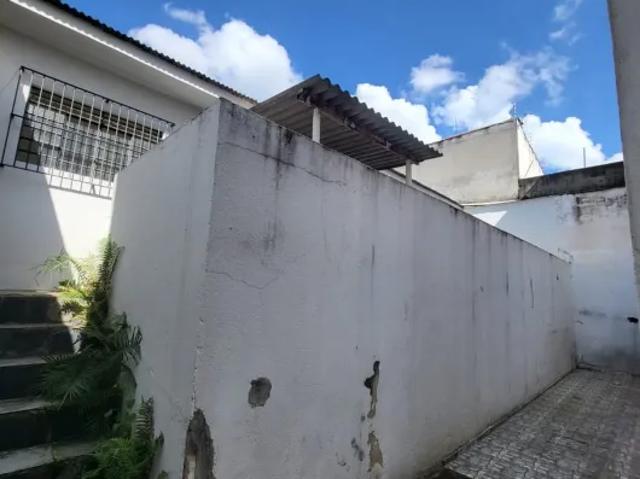Oportunidade Única: Adquira Agora Este Espaço Comercial Espaçoso e Encantador no Bairro Jardim Simus
