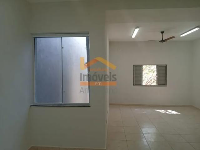 Oportunidade única: Casa comercial com 7 salas no Centro de Americana SP, 5 banheiros, 4 vagas e 326