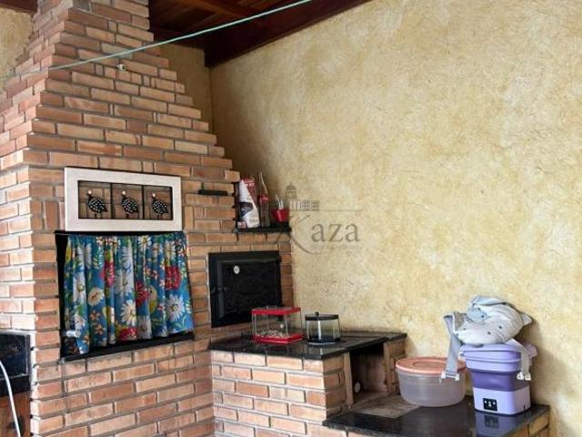 Oportunidade Sobrado Villa Branca Jacareí 3 Dormitórios 135m²