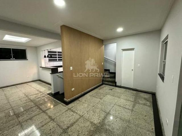 OPORTUNIDADE, Sobrado à venda de 3 quartos, 1 suíte no Bairro Aparecida