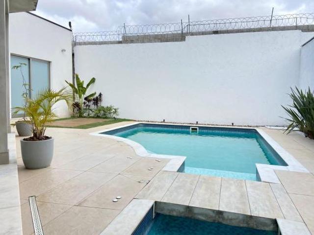 OPORTUNIDADE SOBRADO CONDOMÍNIO MONT BLANC PARQUE CAMPOLIM 3 SUÍTES PISCINA