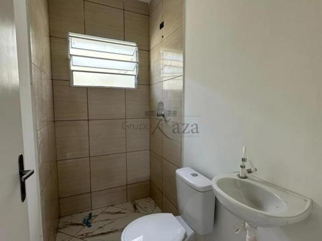Oportunidade Sobrado em Condomínio Santo Antônio da Boa Vista 2 Dormitórios 80m²