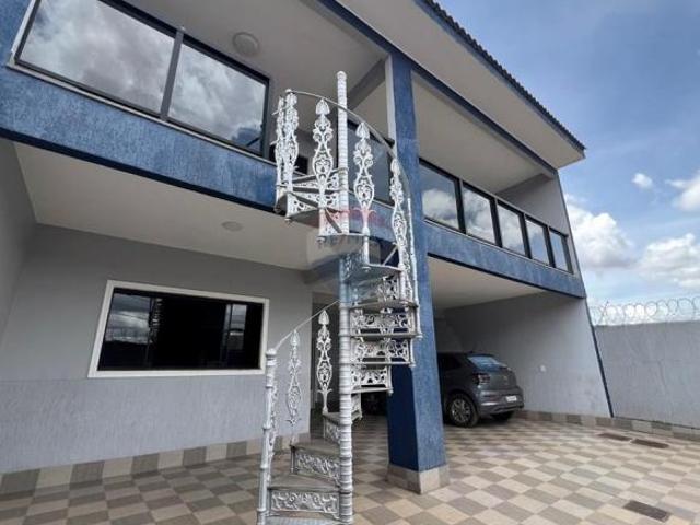 Oportunidade! Sobrado emCondomínio Recanto dos Pássaros em Arniqueiras – DF, 3 Pavimentos, excelent