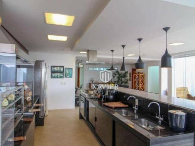 Oportunidade! Sobrado Mobiliado no Condomínio Village Sunset – 3 Suítes, Piscina e Espaço para Festa