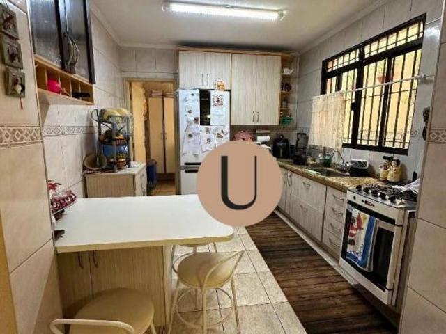 Oportunidade – Sobrado no Bairro Olímpico / São Caetano do Sul 250m² de área construída R$ 950.000