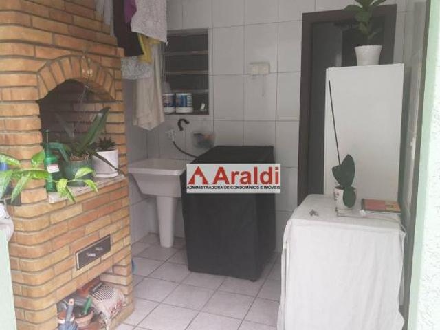 OPORTUNIDADE ! Sobrado reg de Congonhas 2 dorm + edícula