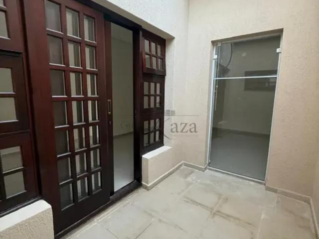 Oportunidade Sala Comercial Jardim Leonidia Jacareí 60m²