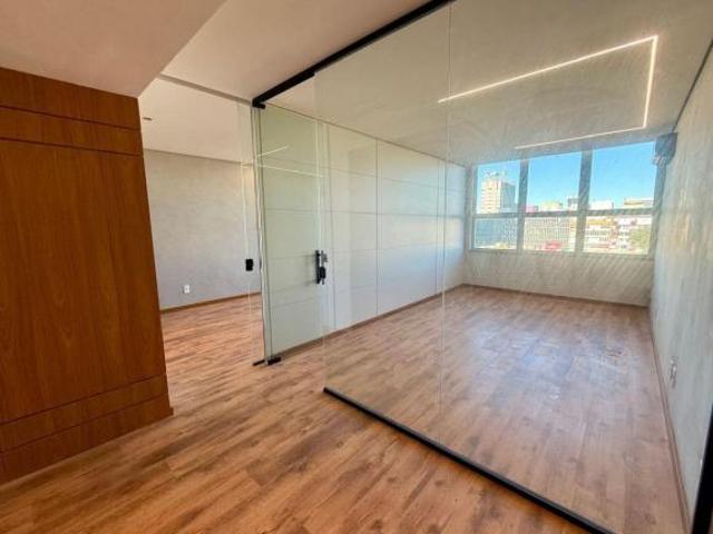 OPORTUNIDADE! SALA COMERCIAL REFORMADA!