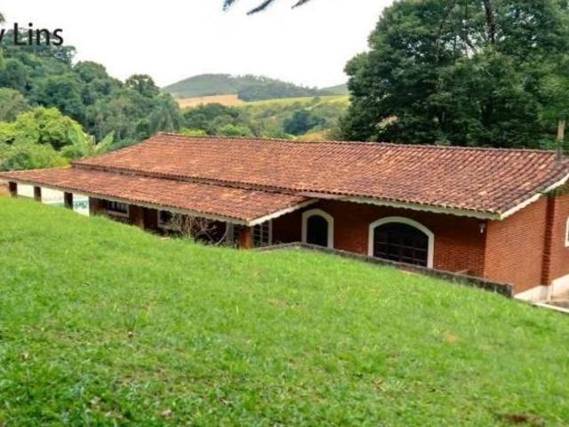 Oportunidade! Sítio com 43.000m², bela casa com piscina, pomar, nascente, bosque, mata nativa, ótim