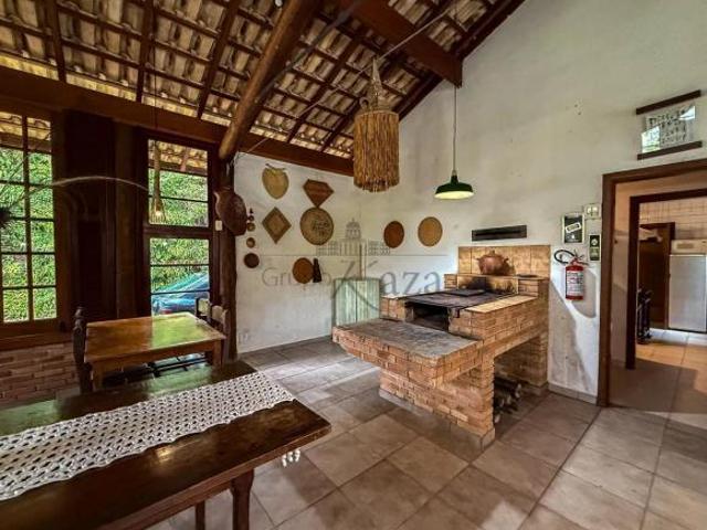Oportunidade Sítio Buquirinha 10 Dormitórios 802m²