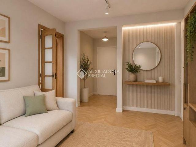 OPORTUNIDADE PARA HOUSE FLIPPLING EM FRENTE A REDENÇÃO!