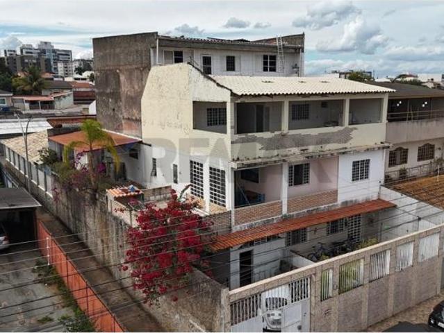 Oportunidade para investidores, construtores e famílias que desejam personalizar seu próprio lar!