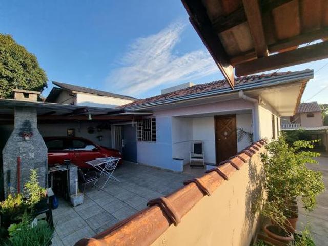 Oportunidade para Investidores! Terreno com 3 Sobrado e 1 Casa à venda no Novo Mundo, Curitiba PR