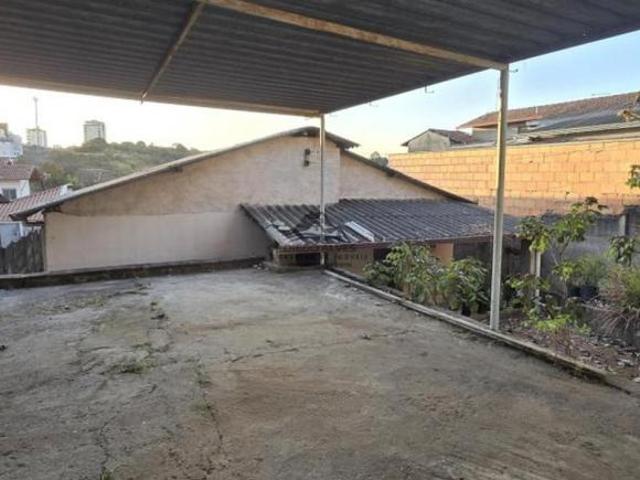 OPORTUNIDADE PARA INVESTIMENTO, TERRENO COM 604M², DUAS CASAS, BAIRRO CHÁCARA EM BETIM