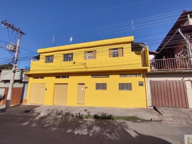 OPORTUNIDADE PARA MORAR OU INVESTIR EM LOCAÇÃO CASA 3 QTS + LOJA + 3 APARTAMENTOS DE 2 QTS BAIRR