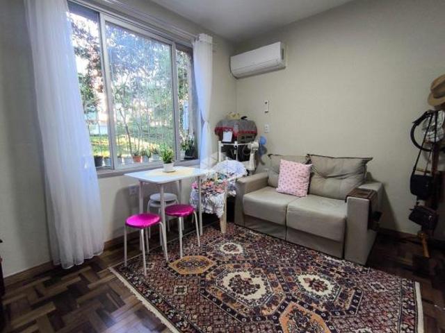 Oportunidade para quem busca 1 quarto com vaga próximo ao Triângulo da Assis Brasil