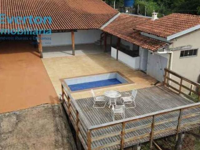 Oportunidade Rancho 1.774m2 Condomínio Miranda IV Apenas 35km de Uberlândia, casa com 03 suítes, c